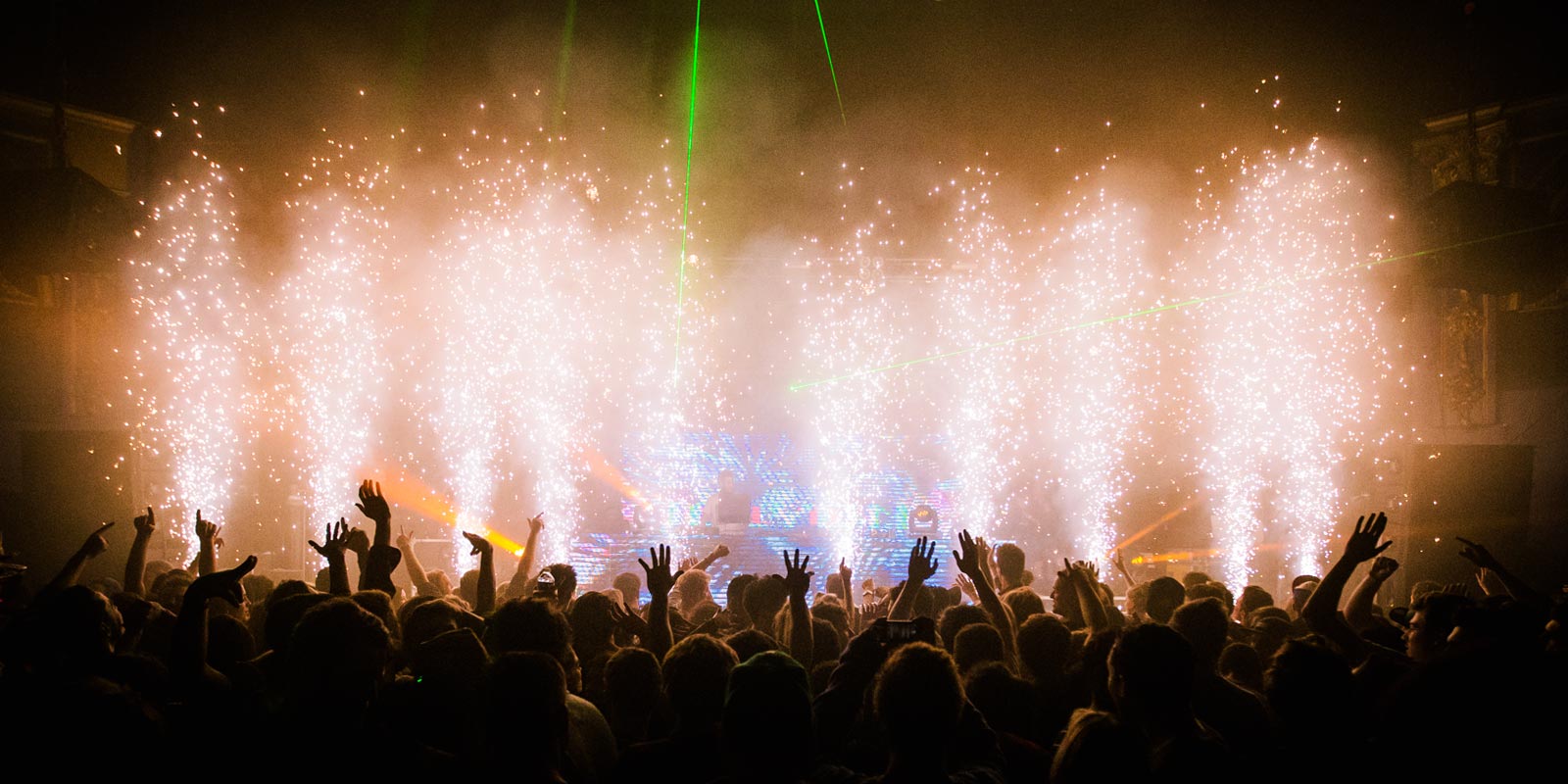 hire-header-indoor-stage-pyro-01 - Dynamite FX